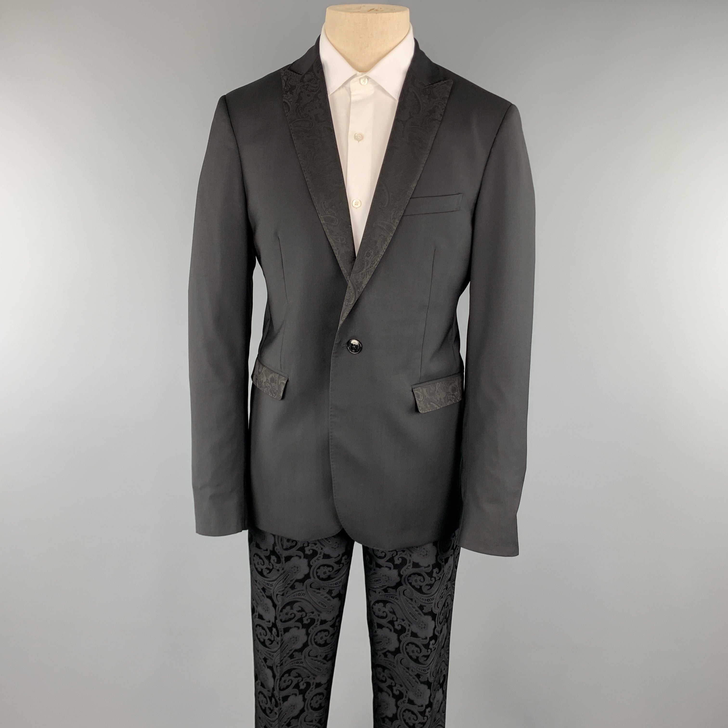 ETRO Size 42 Black Paisley Wool Peak Lapel 35 x 35 Tuxedo – Sui Generis Designer Consignment