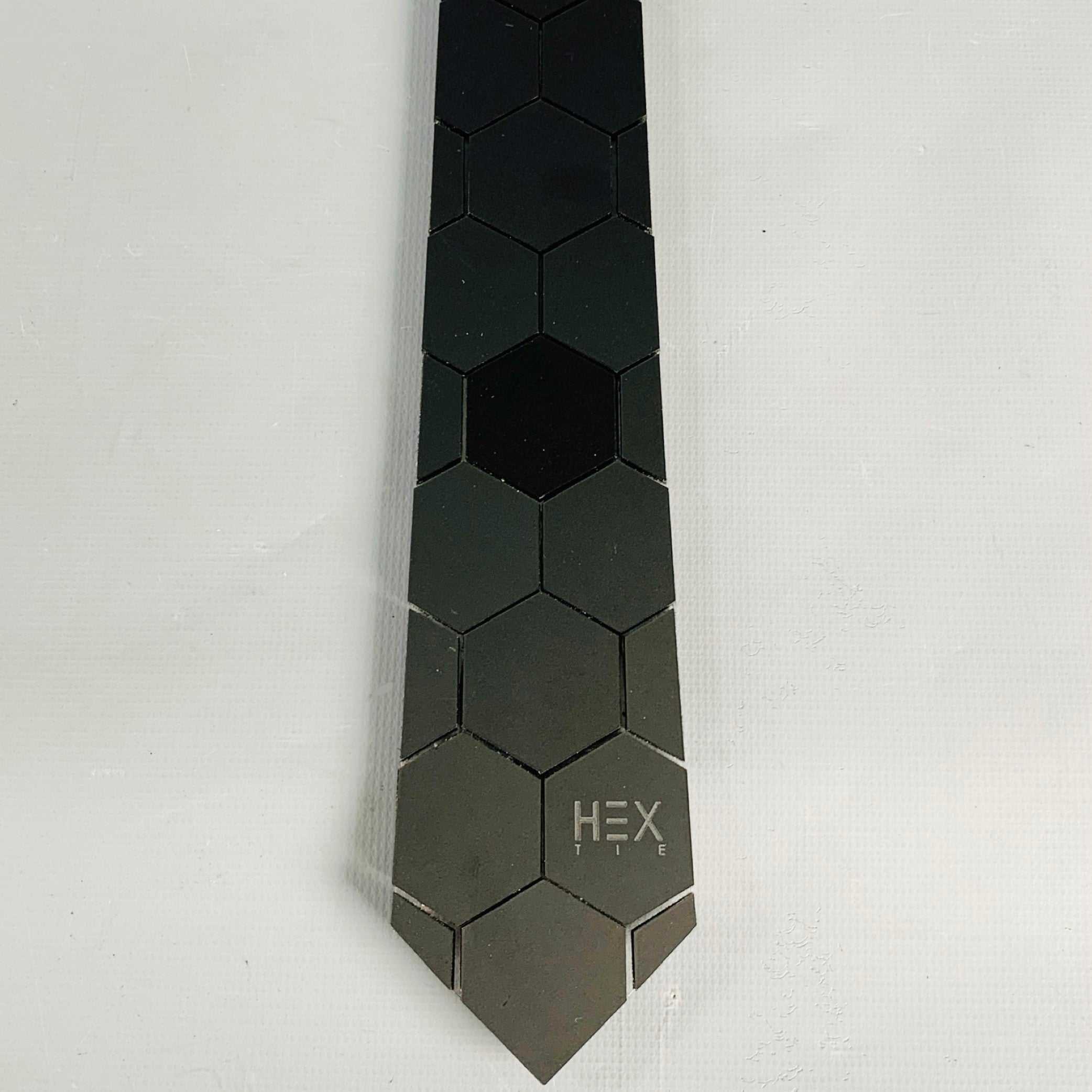 HEX TIE Honeycomb Black Acrylic Tie – Sui Generis Designer Consignment