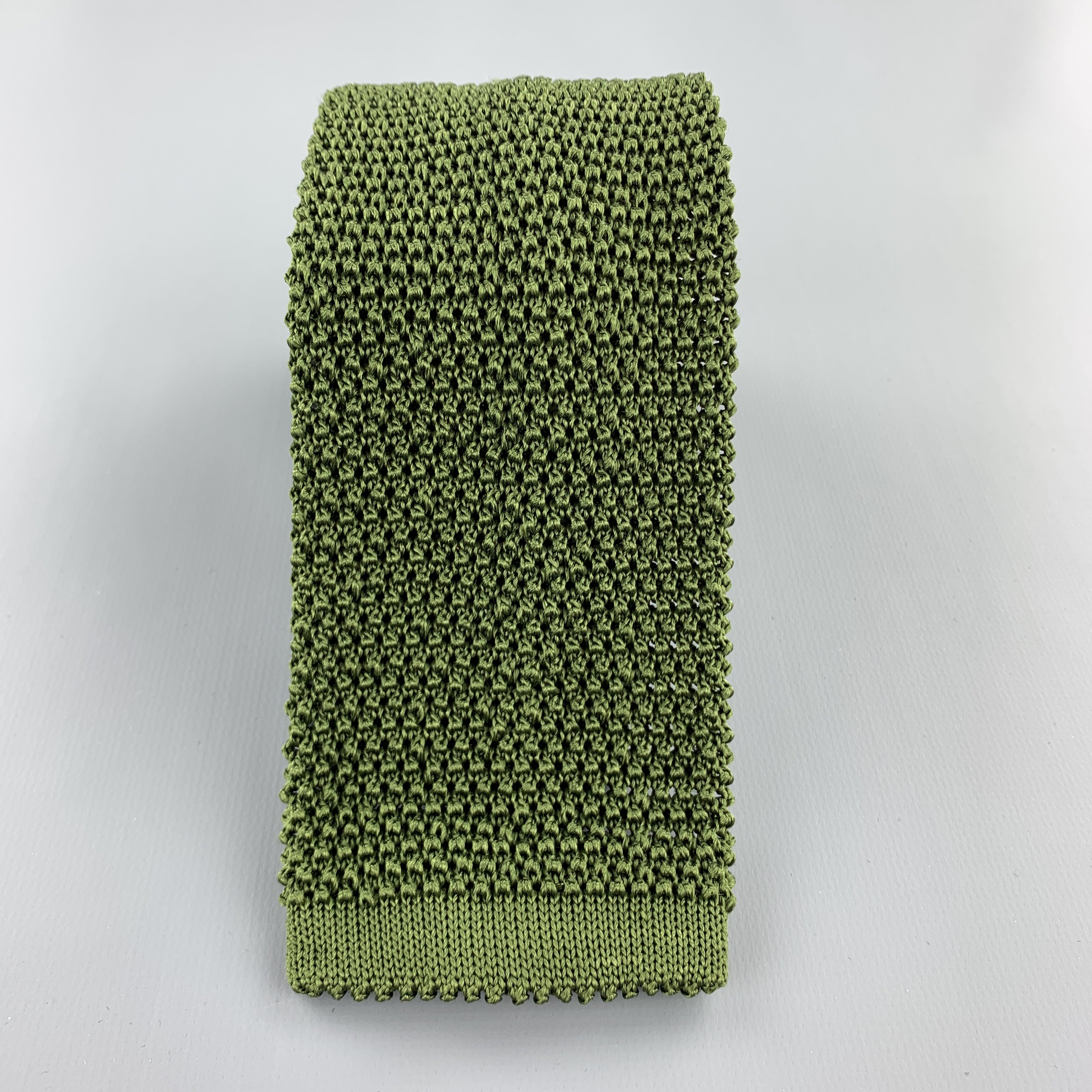 PAUL STUART Olive Silk Textured Knit Tie – Sui Generis Designer Consignment