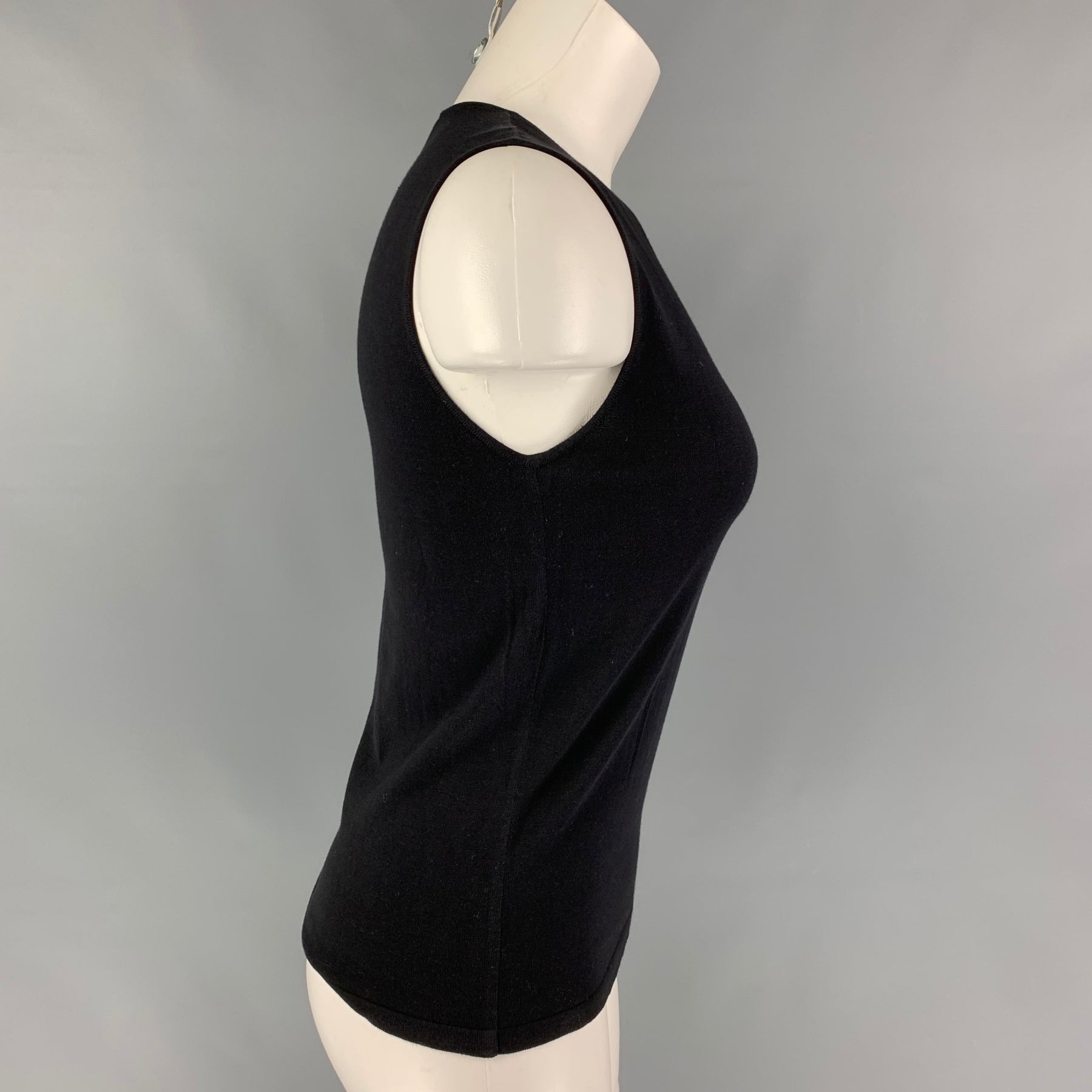 CHANEL 94305 05C Size 4 Black Cotton Sleeveless Casual Top CHANEL 94305 05C Size 4 Black Cotton Sleeveless Casual Top